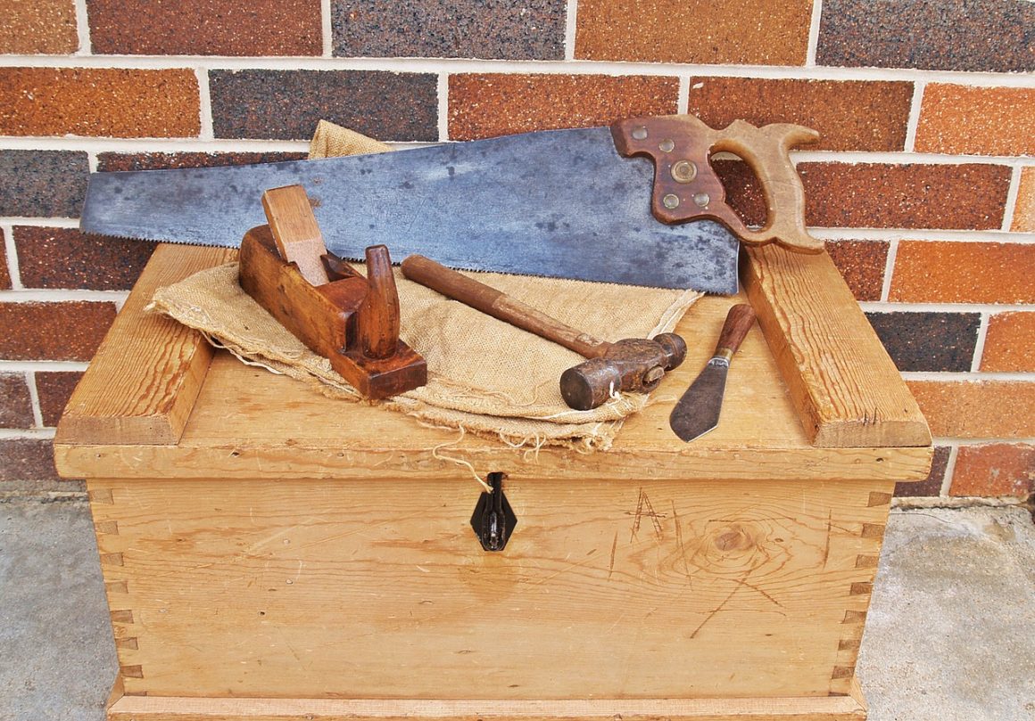 16 Different Types of Hand Saws