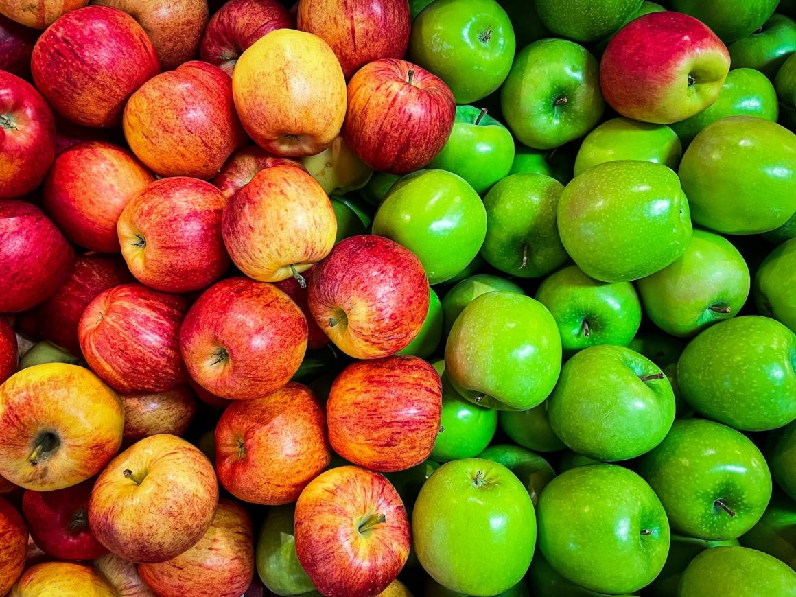 15 Most Popular Fruits in the World (Ranked by Demand & Taste)