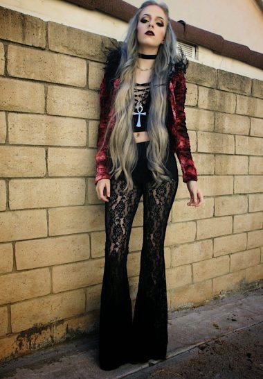 17 Different Types of Goth Styles (With Pictures)