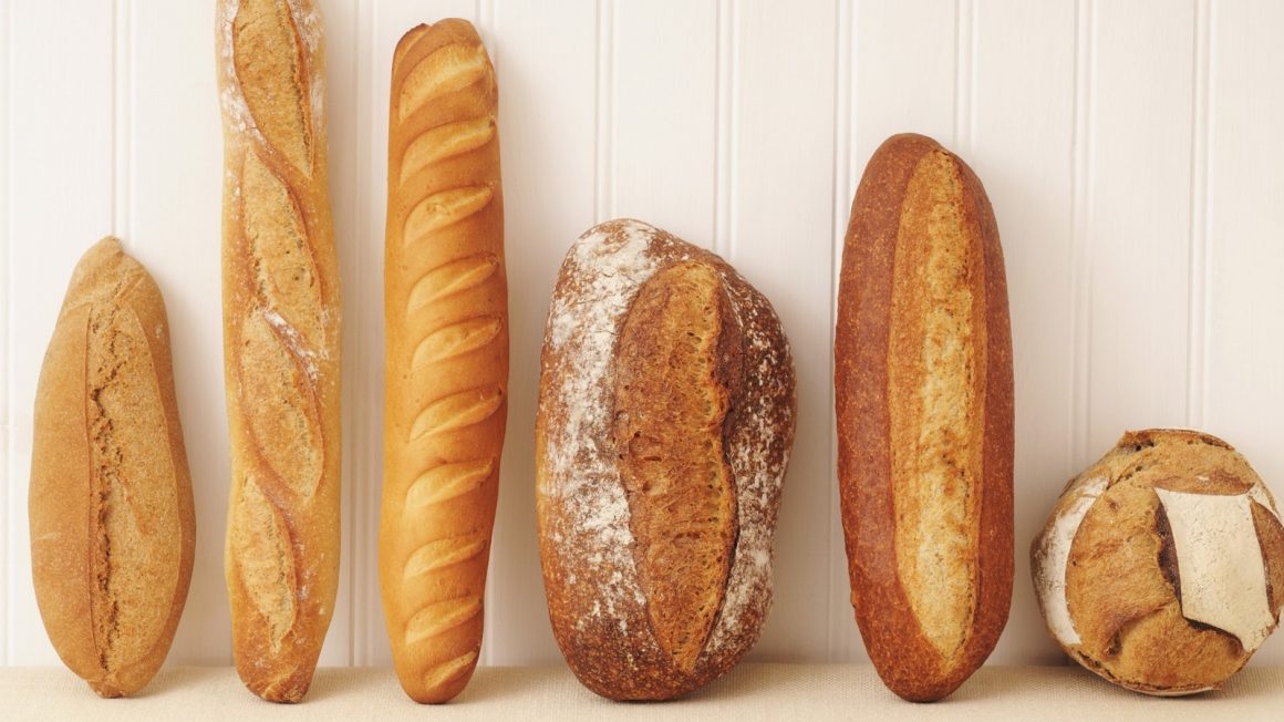 20 Different Types of French Bread (With Pictures)