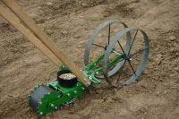 14 Different Types of Garden Hoes Explained