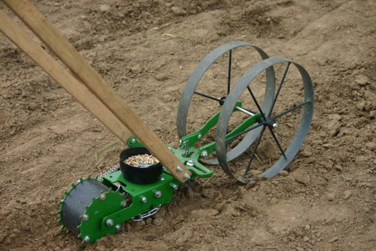 14 Different Types of Garden Hoes Explained